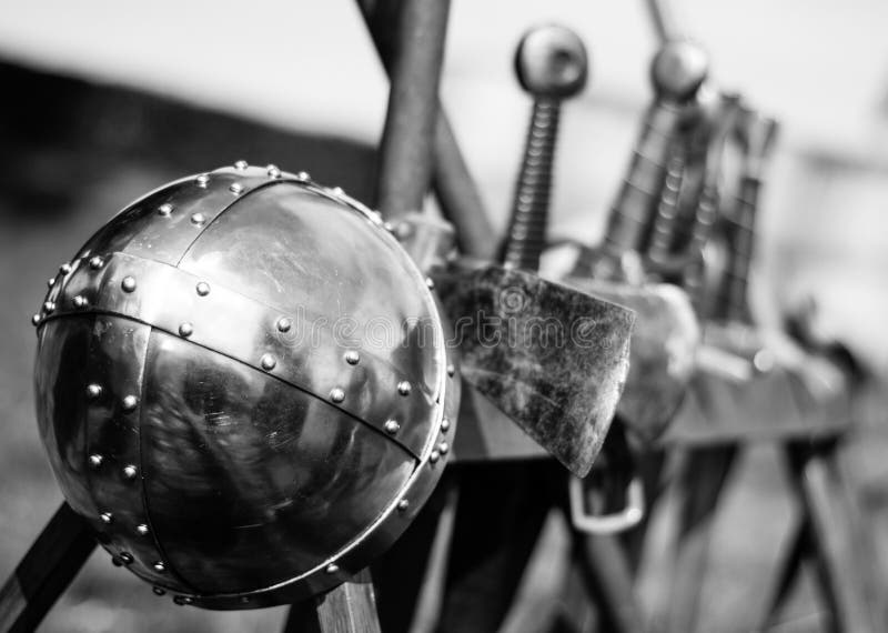 Medeltida vapen fotografering för bildbyråer. Bild av skjutit - 78035975