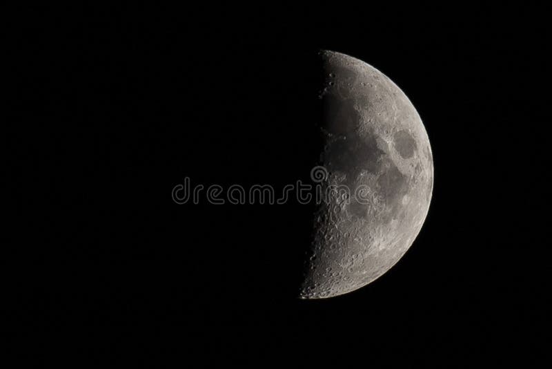 Luna Creciente, Cuarto Menguante Imagen de archivo - Imagen de ...
