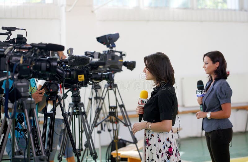 Media - Reporteros De La TV Foto editorial - Imagen de rumania, voto ...