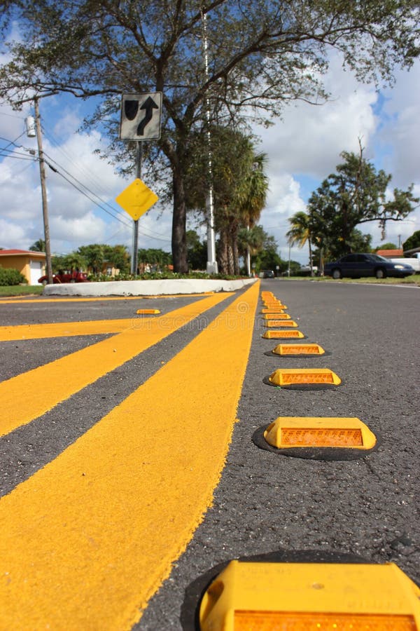 Median stock image. Image of tree, suburb, scene, sign - 26933477