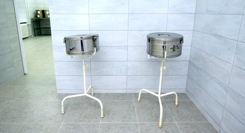 Medical Large Iron Containers for Sterilization of Operating ...