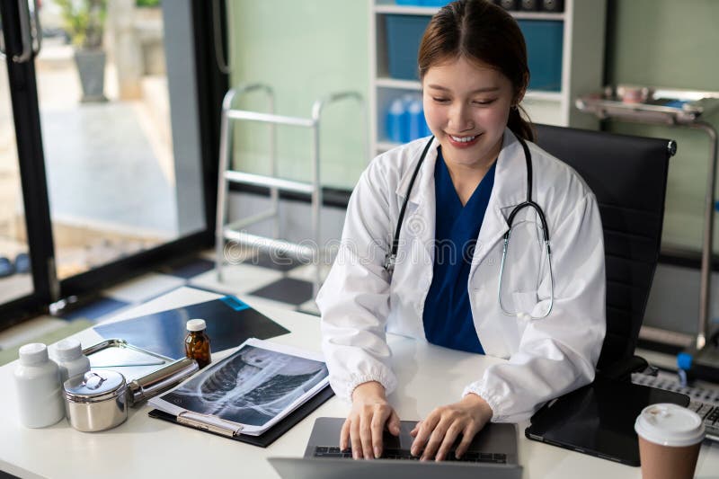 Medical Students Use Labs To Search for Information for Exam ...