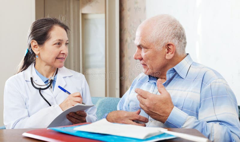 Medico Di Prescrive Al Bambino Il Farmaco Immagine Stock - Immagine di ...