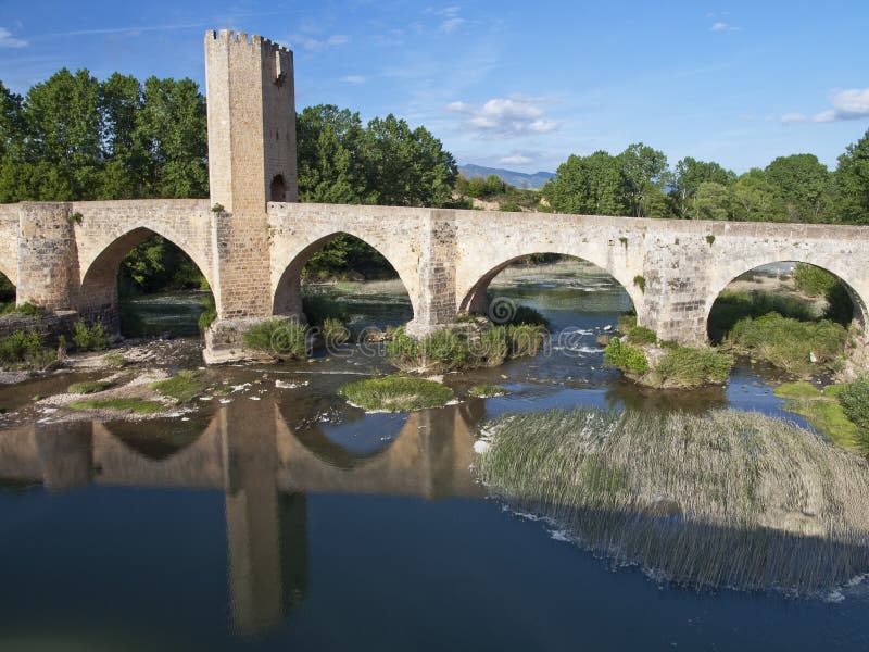 Medieval bridge stock photo. Image of leon, landscape - 21304324
