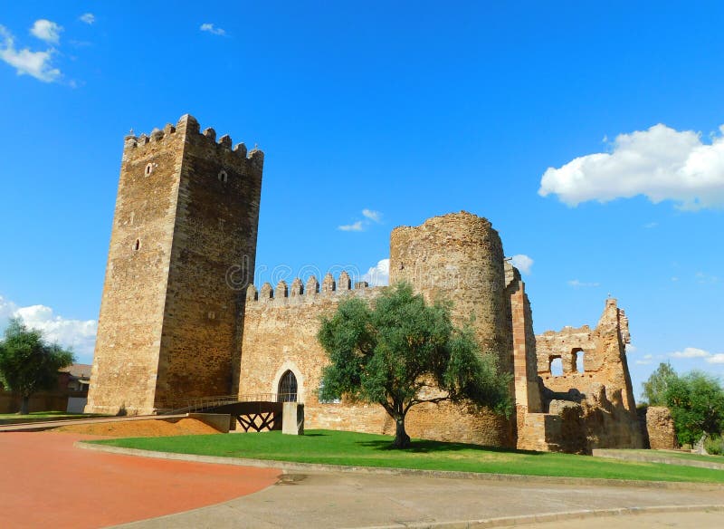 Medieval Castle of Laguna De Negrillos, Spain Stock Image - Image of ...