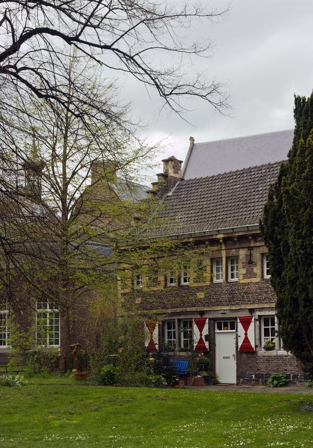 Medieval House on a Channel in Brugge Stock Image - Image of urban ...