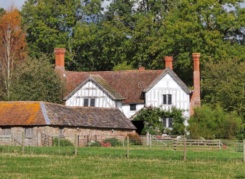 Medieval English Manor Farmhouse Stock Photo - Image of farmhouse ...