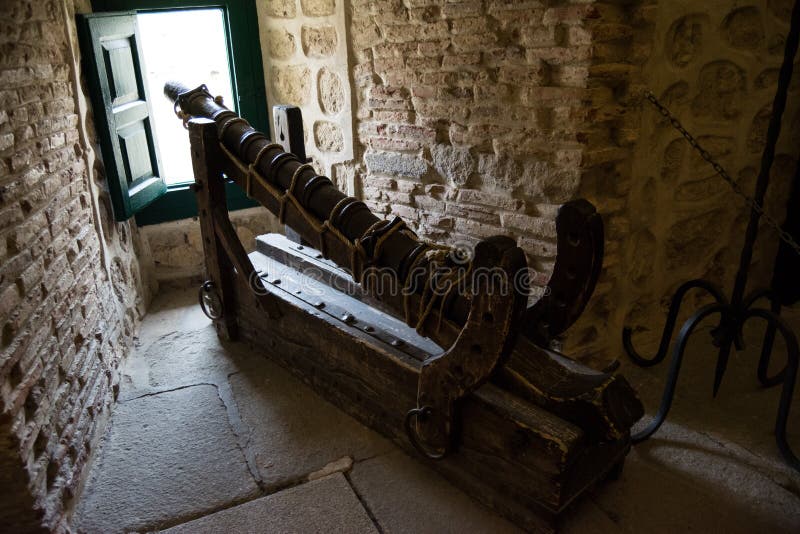 Medieval Gun editorial photography. Image of iron, spain - 54563847
