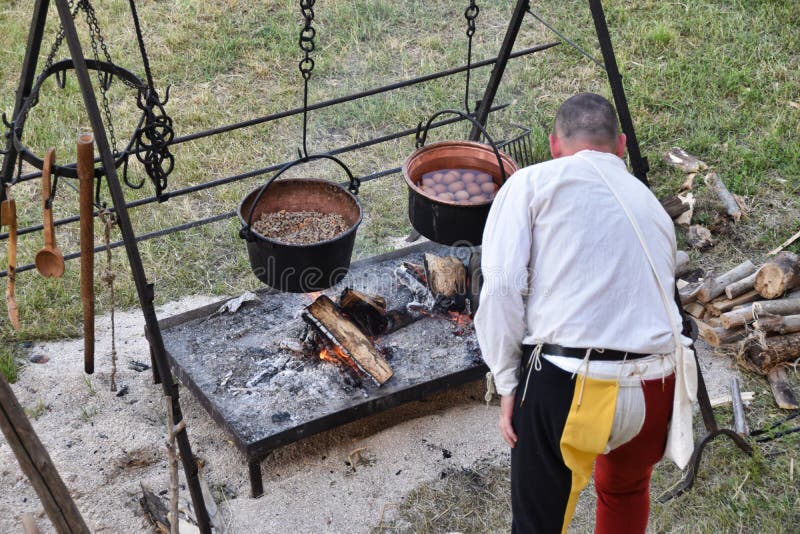 Medieval kitchen 3 editorial photo. Image of cook, ancient - 117795211