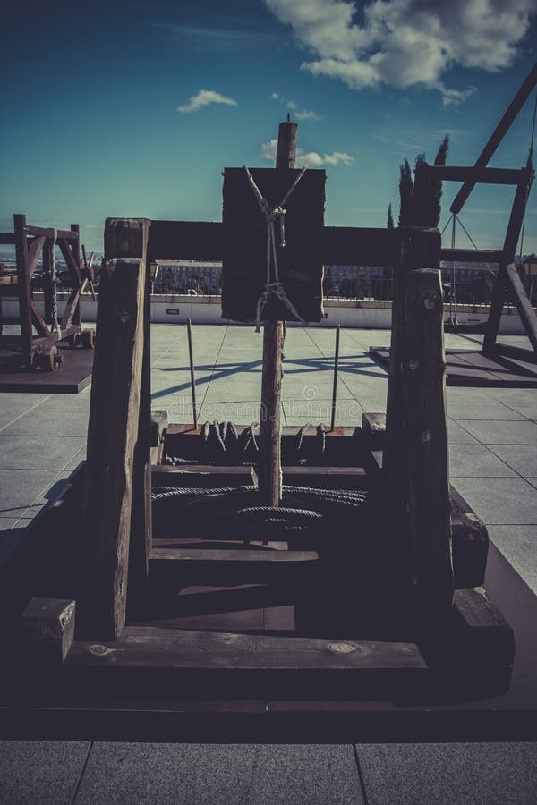 Medieval Siege Weapons, Crossbows, Onagers, Catapults and Batter Stock ...