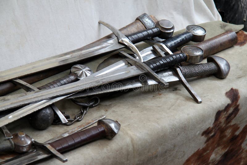 6,305 Armi Medievali Foto stock - Foto stock gratuite e royalty free da ...
