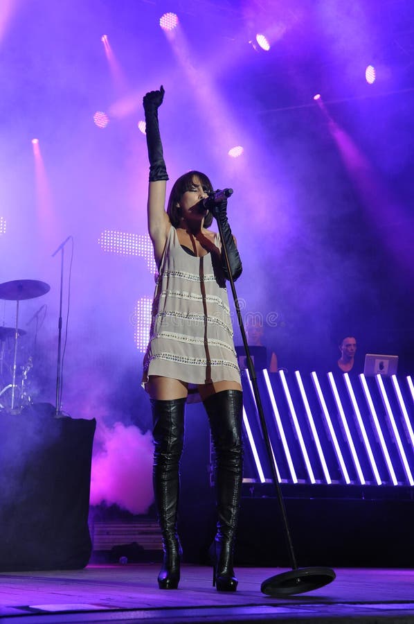 MO (Danish Singer And Songwriter Signed To Sony Music Entertainment ...