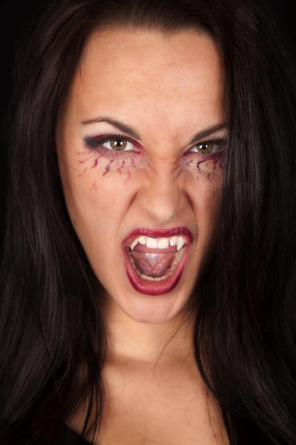 Medio Cercano De Los Colmillos Del Vampiro Foto de archivo - Imagen de ...