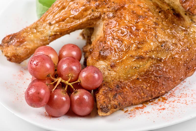 Pollo Asado Mitad En La Placa Imagen de archivo - Imagen de aislado ...