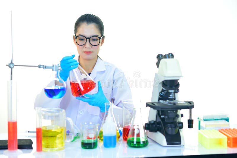 Medische Technoloog Die in Laboratorium Werken Stock Foto - Image of ...