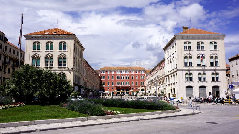 The Mediterranean Square editorial image. Image of clock - 31744835