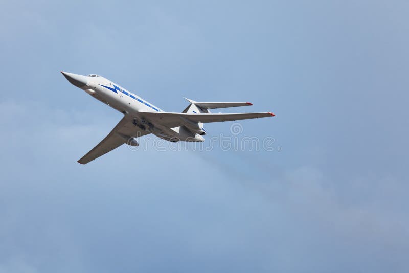 A medium-haul airliner stock image. Image of outdoor - 31244557