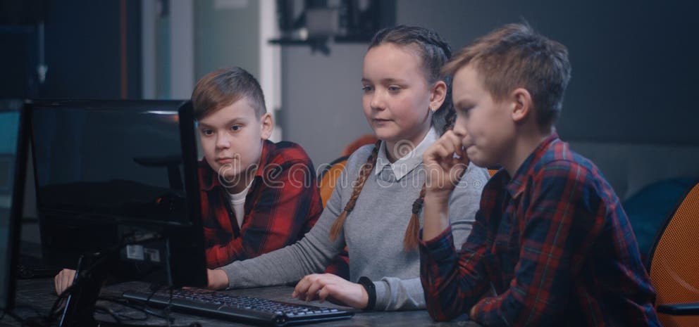 Programmer Students Brainstorming in Class Stock Image - Image of programming, male: 177513989