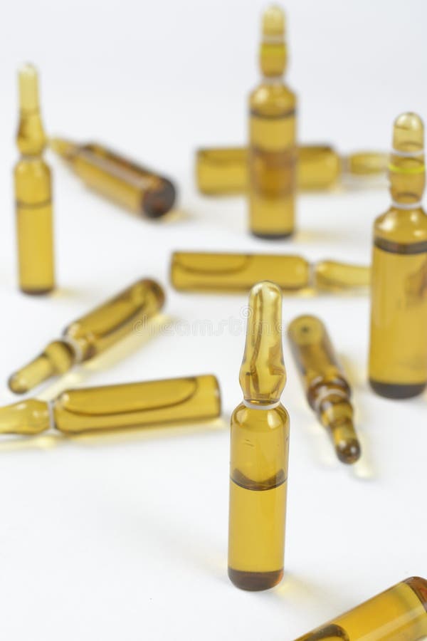 Medizinische Ampullen Und Pillen Stockbild - Bild von dosis, gesund ...