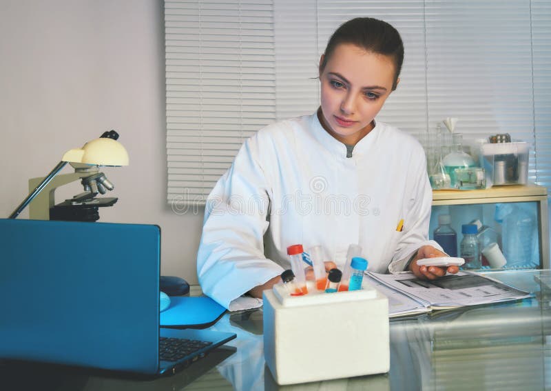 Medtech White Coat Working Patients Samples Stock Photos - Free ...