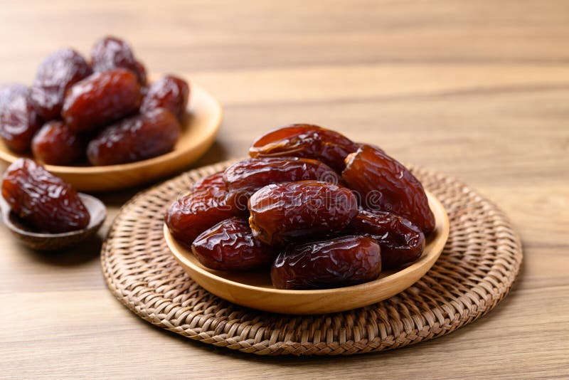 Medula De Palma De Data Em Placa De Madeira Imagem de Stock - Imagem de ...