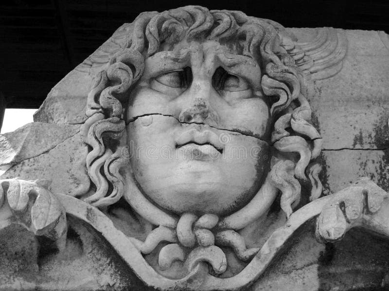 Medusa En El Templo De Apollo Didyma Imagen de archivo - Imagen de ...