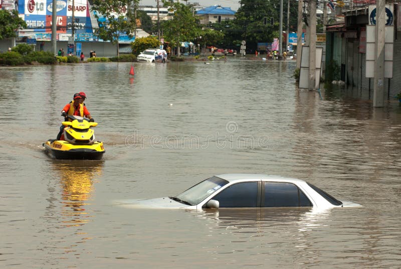 Flood Rescue editorial image. Image of evacuated, flooding - 25181630