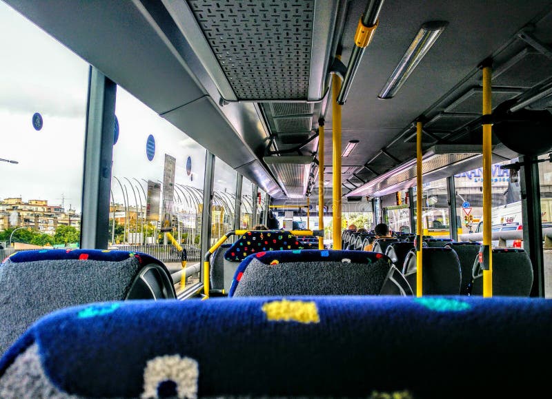 Megabus fotografía editorial. Imagen de interior, camino - 130289272