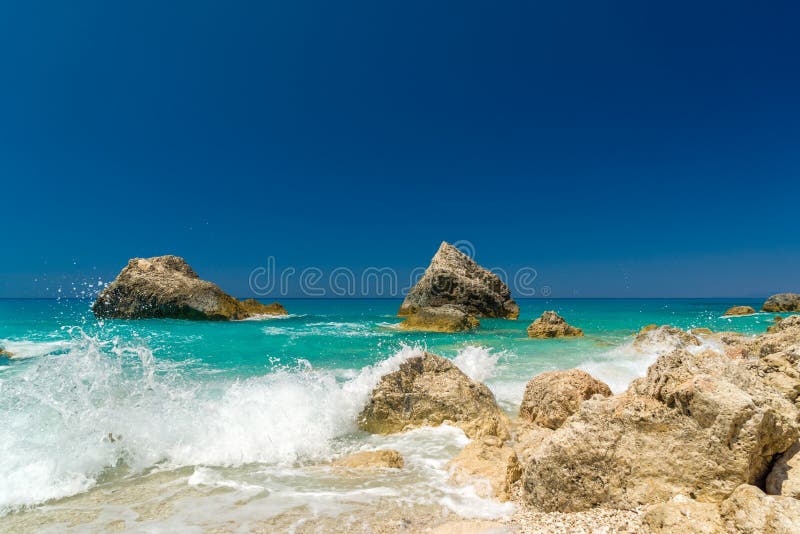 Megali PETRA-Strand stockbild. Bild von hintergründe - 99740087