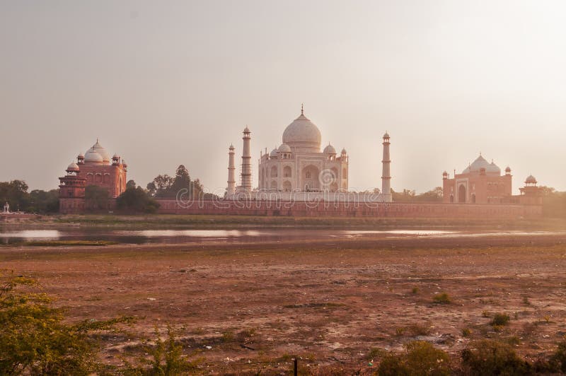 Mehtab Bagh. View of Taj Mahal in the Evening Stock Image - Image of ...