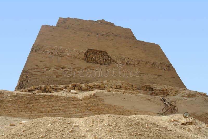 Meidum stock image. Image of sand, rundown, landmark - 34461011