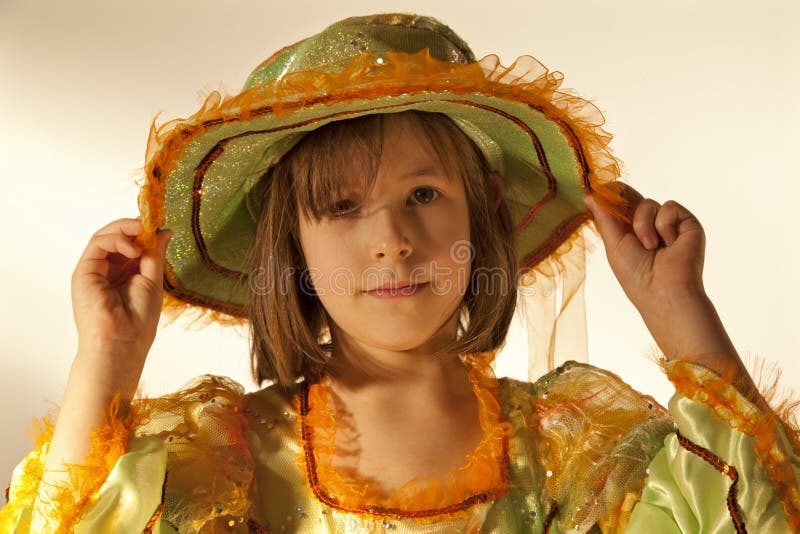 Meisje in De Carnaval Kleren Stock Afbeelding - Image of glimlach ...