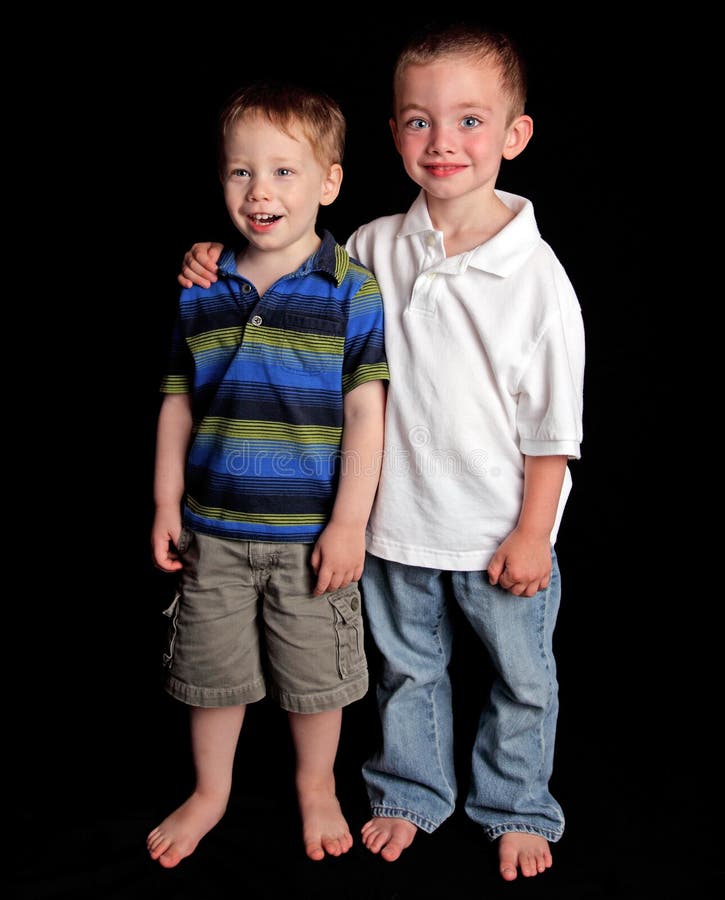 Mejores amigos foto de archivo. Imagen de gente, verde - 10945324