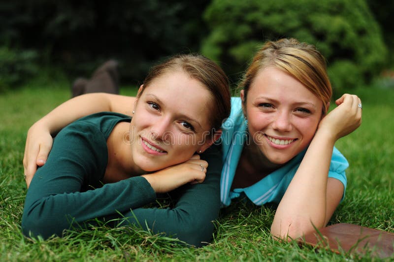 Mejores amigos imagen de archivo. Imagen de juventud, dientes - 6179141