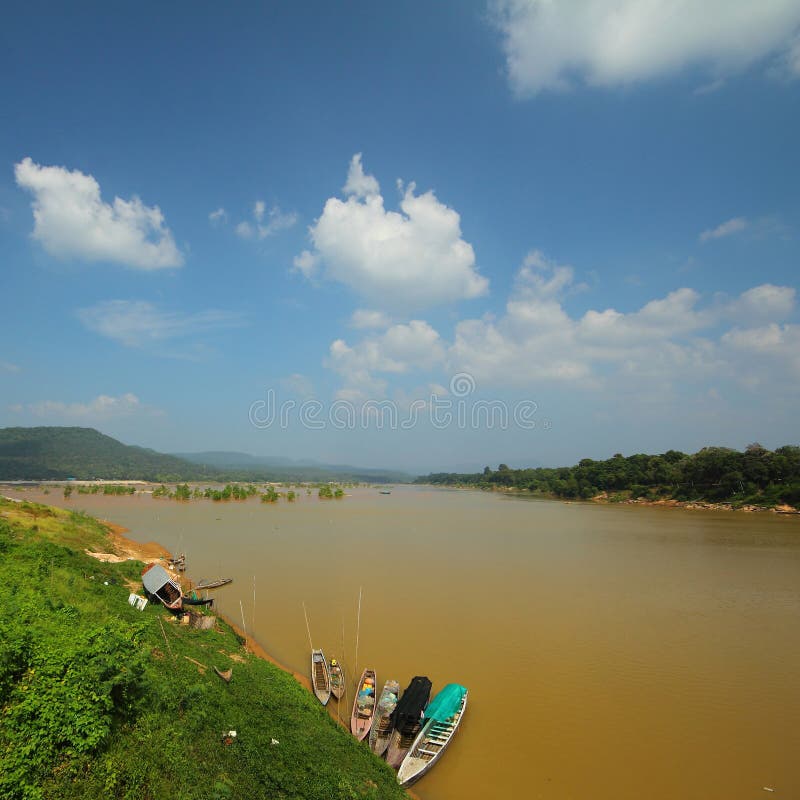 Mekong Rivier Ubon Ratchathani Stock Afbeelding - Image of mooi ...