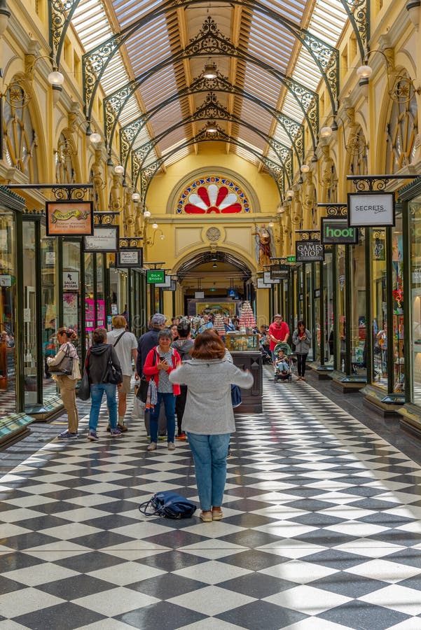 Arcade center editorial stock photo. Image of video, games - 34951163