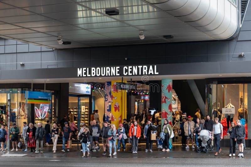 Melbourne, Australia: 12-5-2023: People Walking at a Crosswalk in ...
