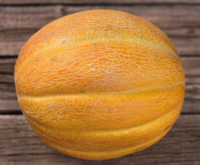 Melone Giallo Fresco Sopra Fondo Bianco Fotografia Stock - Immagine di ...