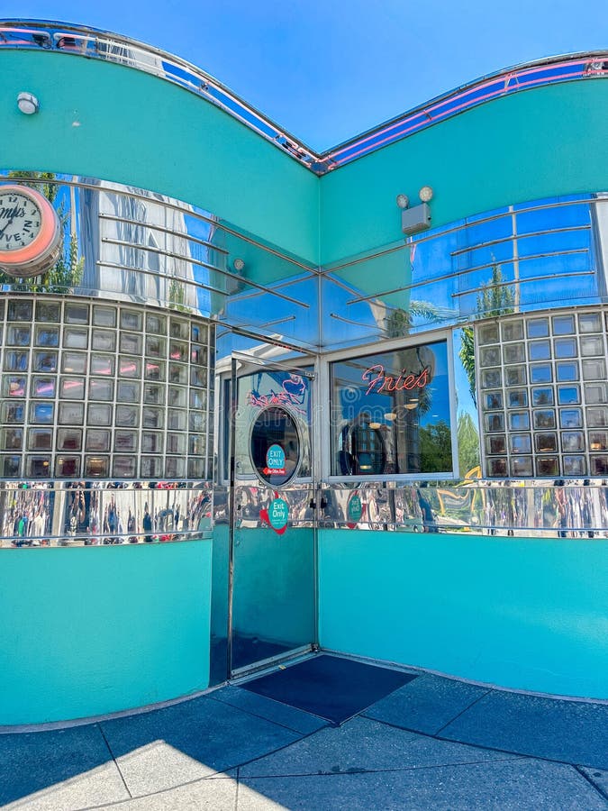 Mels Drive in Restaurant at Universal Studios Orlando Editorial Photo ...