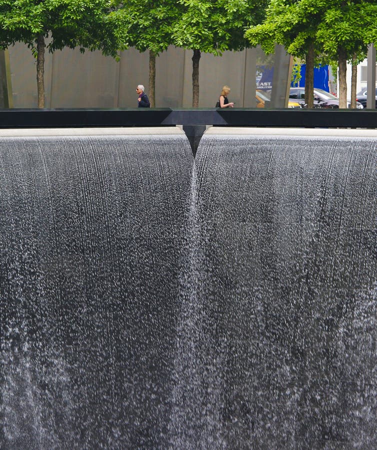 Memorial de WTC 9-11 fotografia editorial. Imagem de comércio - 56137217