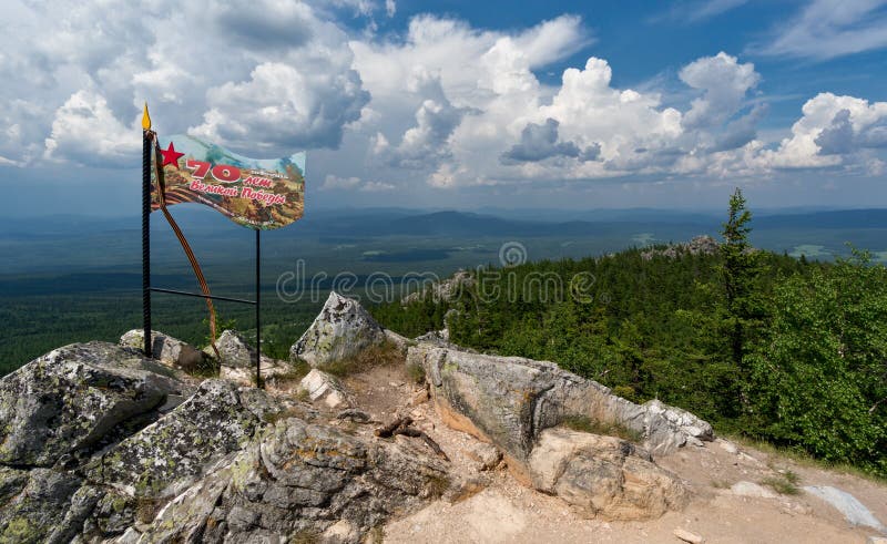 Memorial sign on the peak editorial photo. Image of wood - 62687596
