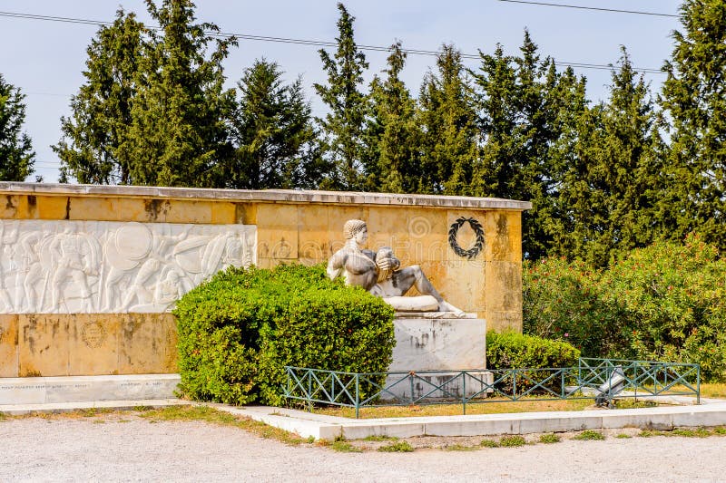 TERMOPILI, GRECIA - DICEMBRE 2017: Statua Di Leonidas Al Memoriale Ai ...