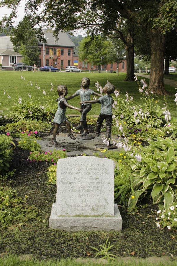 Three Children Playing in the Garden, Statue in Clinton Central Park ...