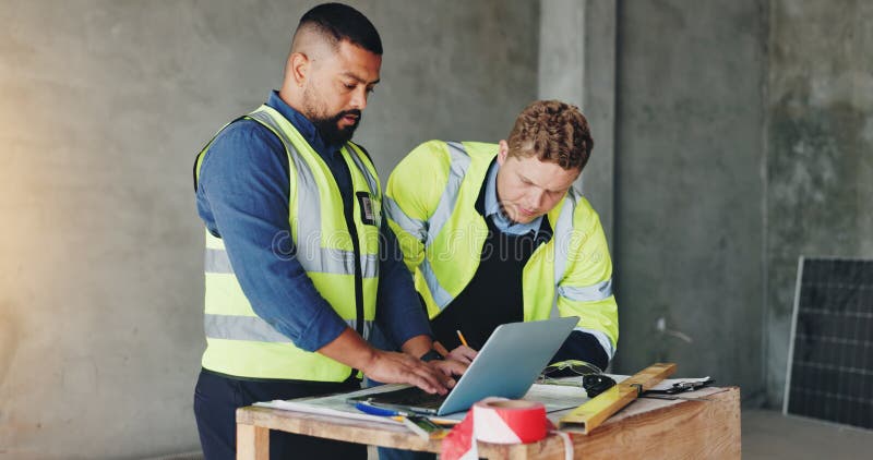 Men Laptop Teamwork Inspection Construction Industrial Planning ...