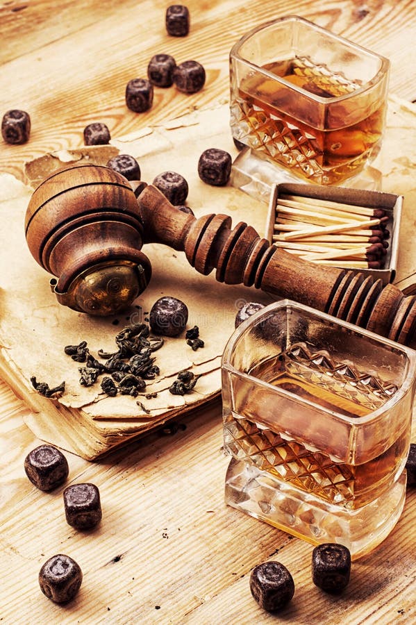 Men S Set of Pipe Whiskey Vintage Style Stock Image - Image of club ...