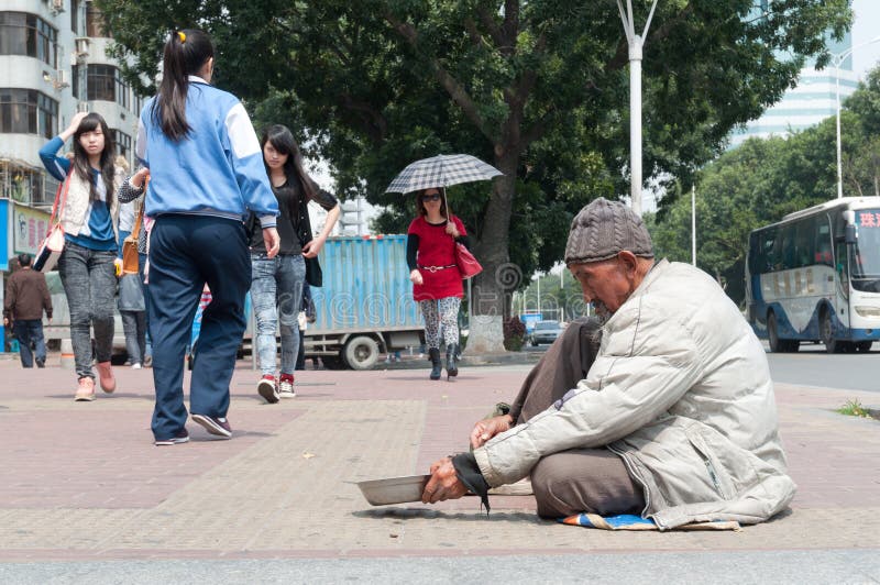 Mendicante immagine editoriale. Immagine di umiliazione - 23992765