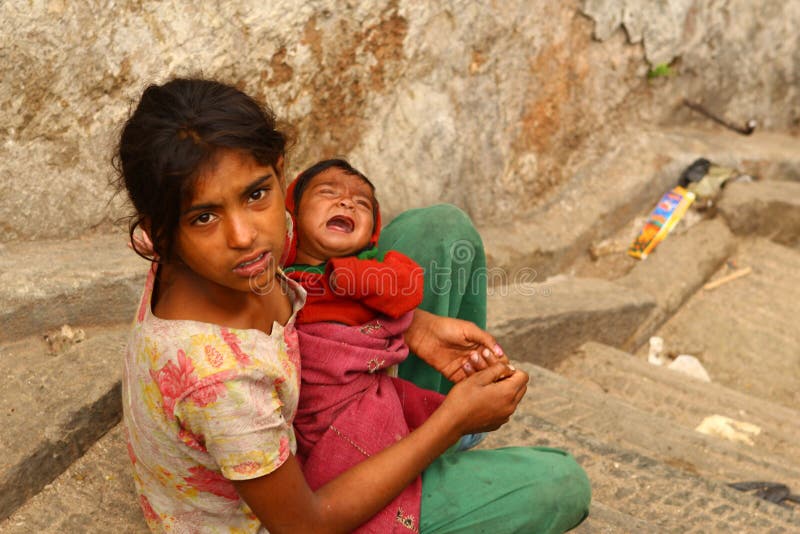 Mendigo en Swayambhunath fotografía editorial. Imagen de gente - 24503752