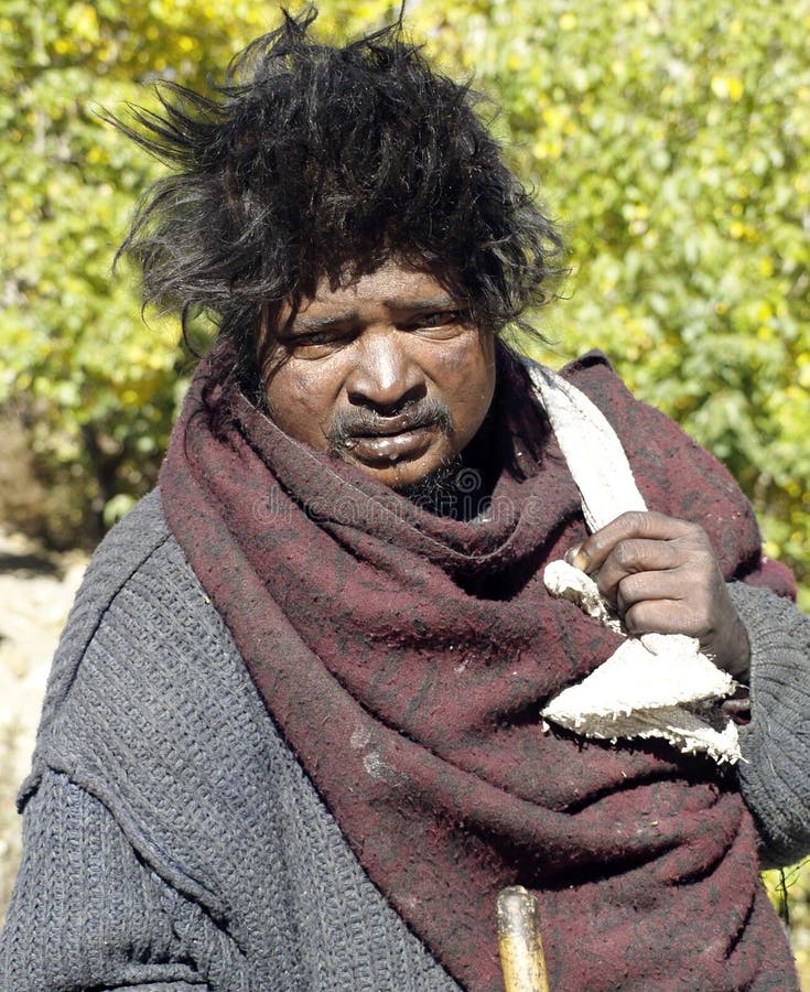 Mujer Pobre Del Mendigo En Italia Foto editorial - Imagen de ayuda ...