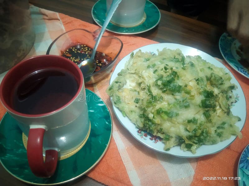 Mendoan stock photo. Image of traditional, food, tempe - 261783572