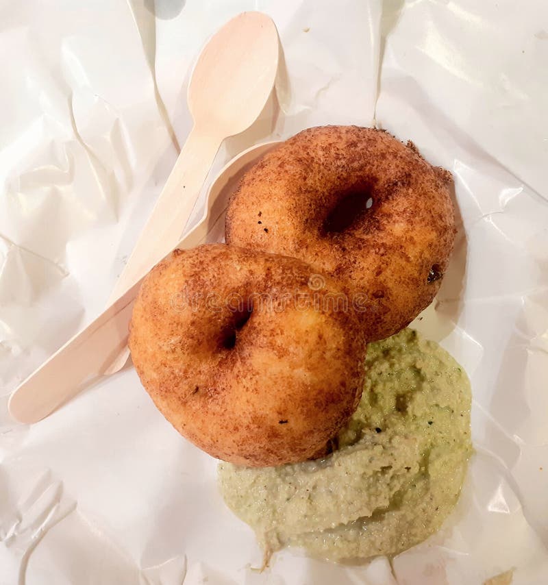 The Mendu WADA with Chutney Stock Image - Image of wada, chutney: 207954955